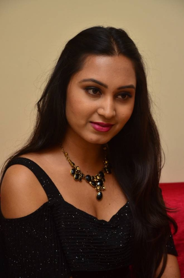 Amulya Photos: Latest HD Images, Pictures, Stills & Pics - FilmiBeat