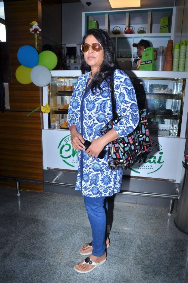 Celebs at Hyderabadi Chai Adda Launch Photos - FilmiBeat