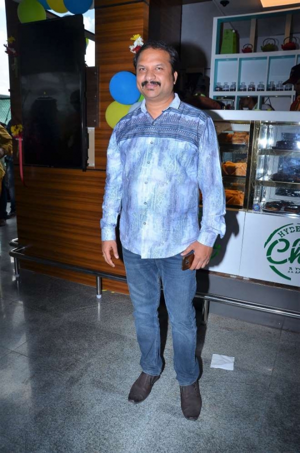 Celebs at Hyderabadi Chai Adda Launch Photos - FilmiBeat