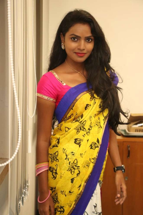 Sowmya Photos: Latest HD Images, Pictures, Stills & Pics - FilmiBeat