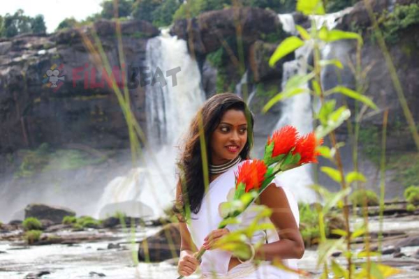 Dharavi Photos: HD Images, Pictures, Stills, First Look Posters of ...