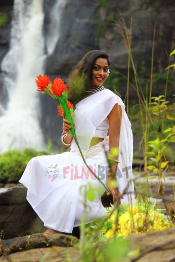 Dharavi Photos: HD Images, Pictures, Stills, First Look Posters of ...