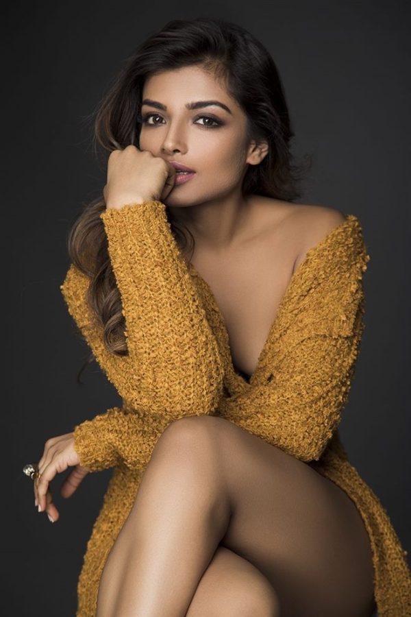 Ashna Zaveri Wallpapers