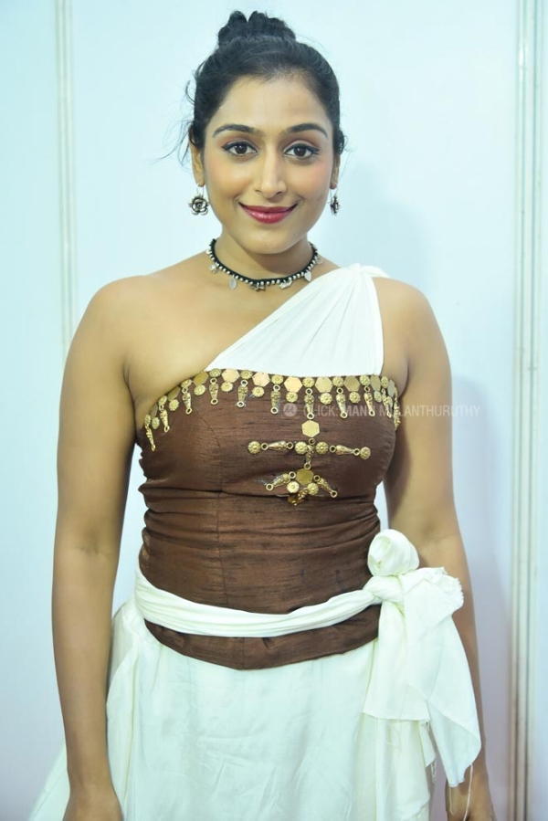 Padmapriya In Poppins