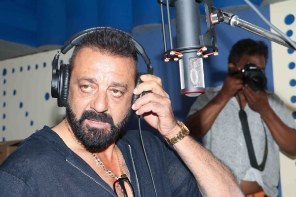Sanjay Dutt Records Song For Bhoomi Photos - FilmiBeat
