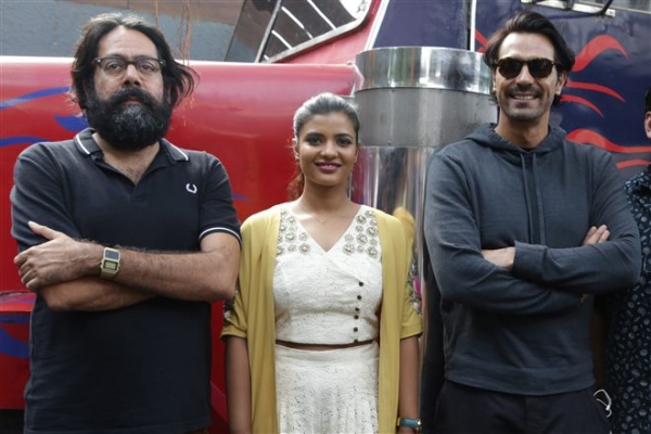 Arjun Rampal Wth Aishwarya Rajesh At Press Meet To Promote Daddy In new ...
