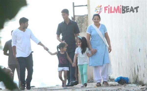 Exclusive Akshay Kumar Daughter Nitara Kumar Spotted At Juhu Photos ...