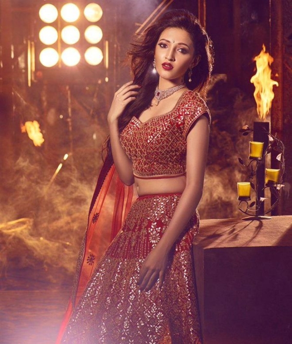 Neha Shetty Latest 2017 Photoshoot Photos Photos - FilmiBeat