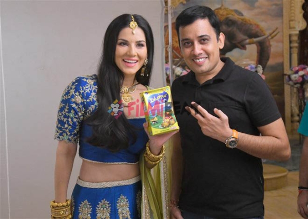 Sunny Leone Shoots For Dholpur Fresh Pure Ghee Photos - FilmiBeat