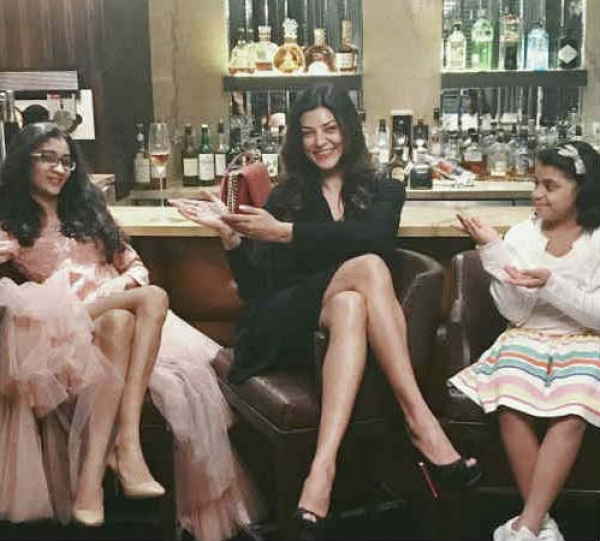 Sushmita Sen Celebrates Her Daughter Renee's 18th Birthday Photos ...