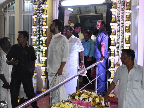 Actor Vikram's Daughter Akshita Married To Manu Photos - FilmiBeat