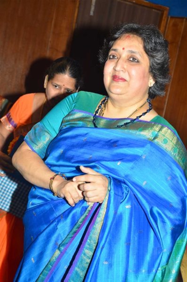 Latha Rajinikanth At Shree Dayaa Foundation Press Meet Photos - FilmiBeat