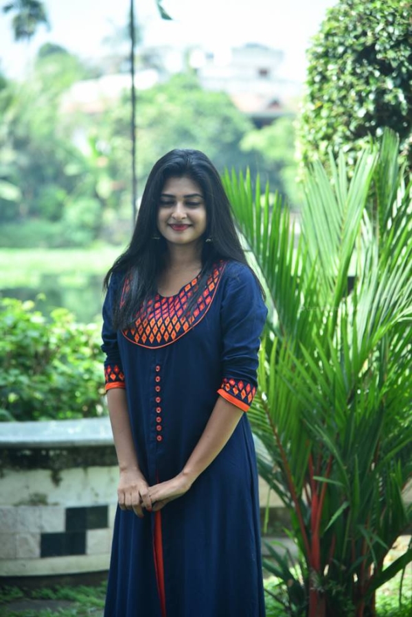 Parvathy Arun Photos [HD]: Latest Images, Pictures, Stills of Parvathy ...