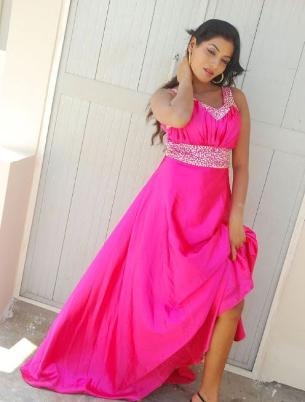 Anitha Reddy Hot Photogallery Photos- FilmiBeat