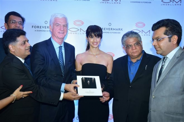Disha Patani At Launch Om Jewelers Store Photos - FilmiBeat