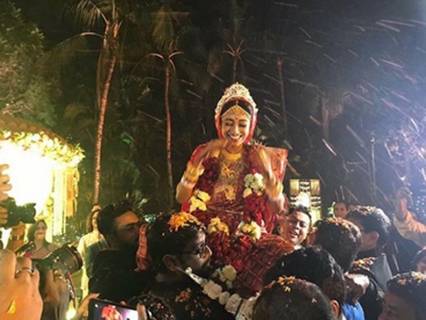 Hate Story Actress Paoli Dam Tied Knot With Arjun Deb Photos - FilmiBeat