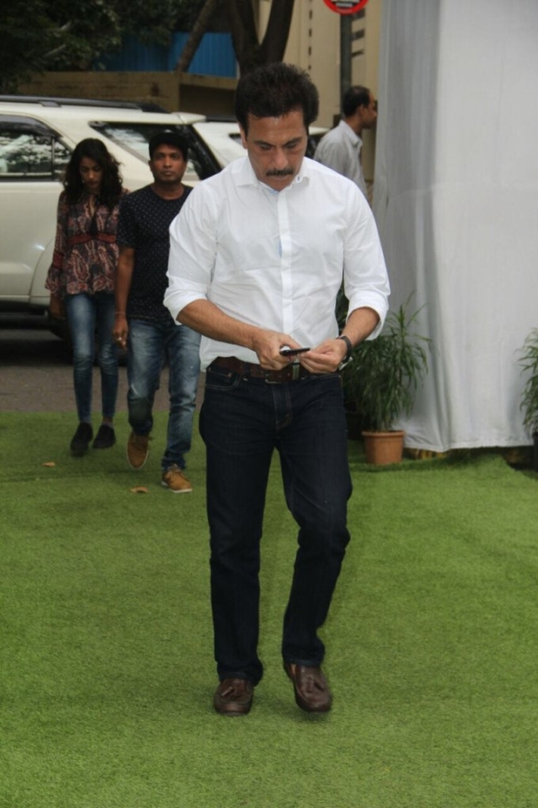 Neeraj Vora Prayer Meet Photos - FilmiBeat