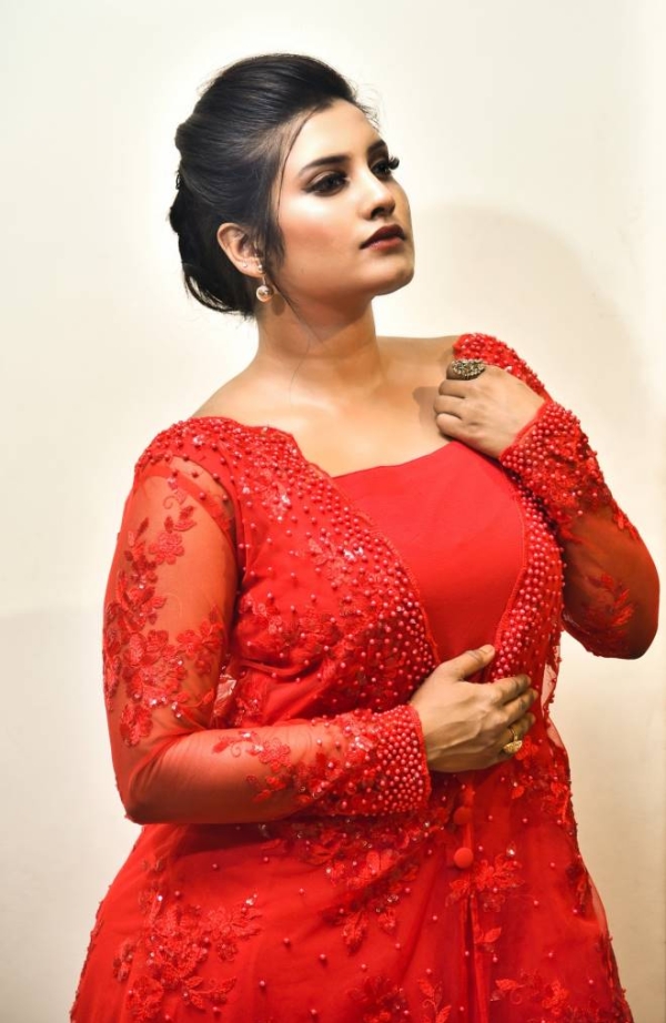 Roshna Ann Roy Photos [HD]: Latest Images, Pictures, Stills of Roshna ...