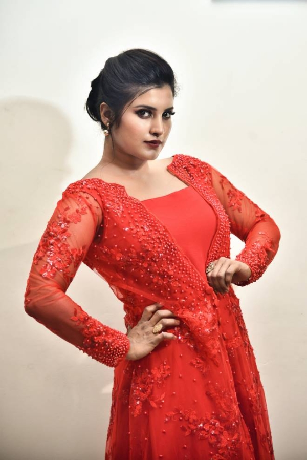 Roshna Ann Roy Photos [HD]: Latest Images, Pictures, Stills of Roshna ...