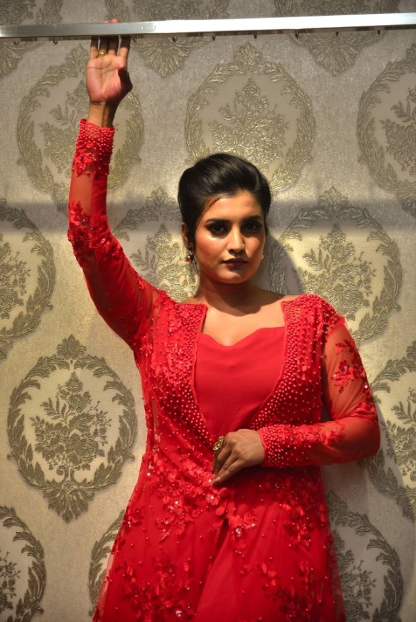 Roshna Ann Roy Photos [HD]: Latest Images, Pictures, Stills of Roshna ...