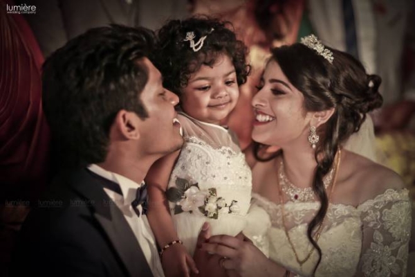 Aima Rosmy Sebastian & Kevin Paul Wedding Photos - FilmiBeat