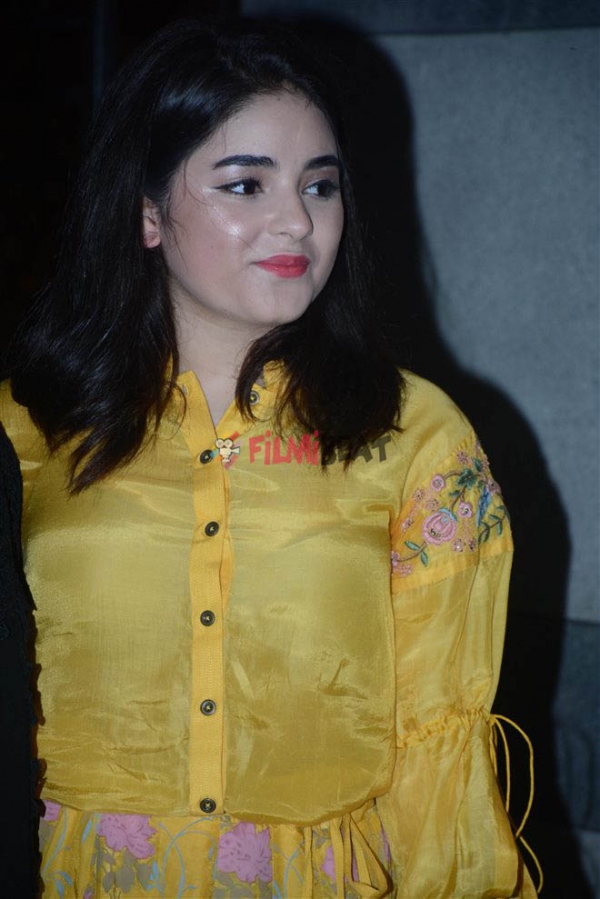 Zaira Wasim Photos: Latest HD Images, Pictures, Stills & Pics - FilmiBeat