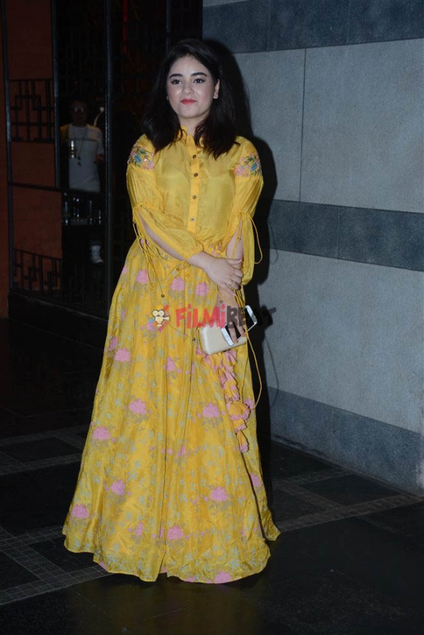 Zaira Wasim Photos: Latest HD Images, Pictures, Stills & Pics - FilmiBeat