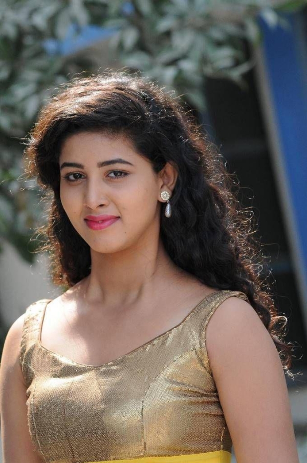 Pavani Photos: Latest HD Images, Pictures, Stills & Pics - FilmiBeat