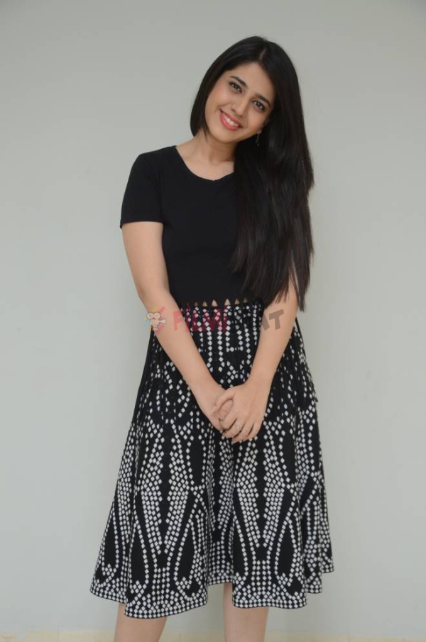 Simran Photos: Latest HD Images, Pictures, Stills & Pics - FilmiBeat