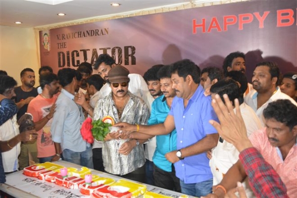 Crazy Star Ravichandran Birthday Celebration 2018 Photos - FilmiBeat