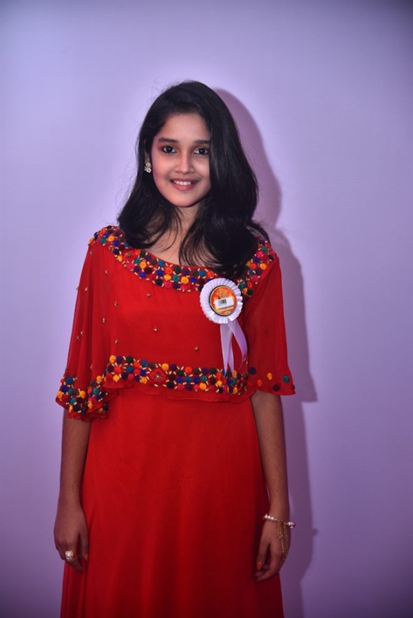 Baby Anikha Photos: Latest HD Images, Pictures, Stills & Pics - FilmiBeat