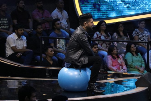 10 Ka Dum Photos - FilmiBeat