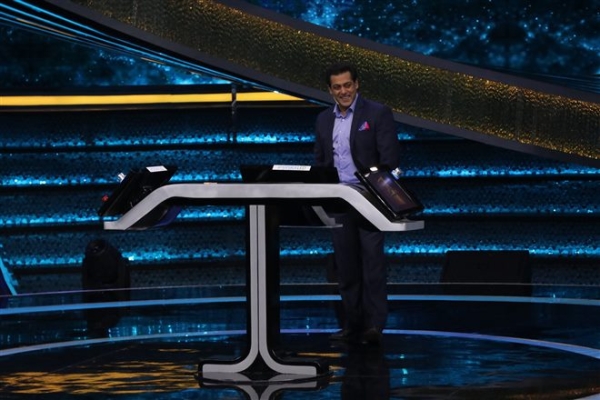 10 Ka Dum Photos - FilmiBeat