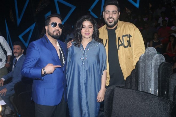 Anil Kapoor Promote Fanney Khan On The Set Of Dil Deewane 2 Photos ...