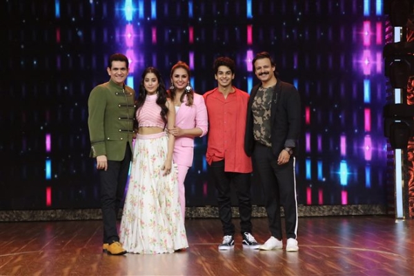 Dhadak Movie Promotion On The Sets Of Best Dramebaaz Photos - FilmiBeat