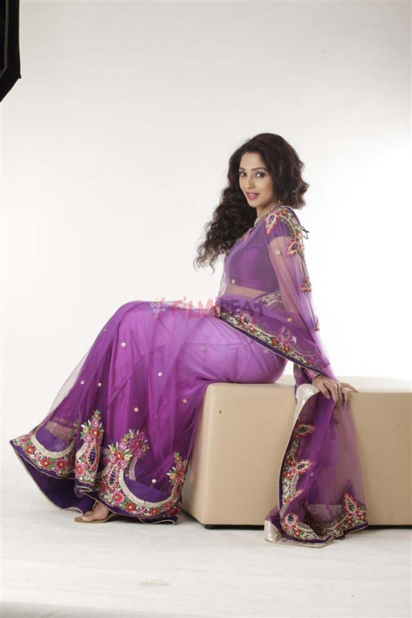 Double Engine Photos: HD Images, Pictures, Stills, First Look Posters ...