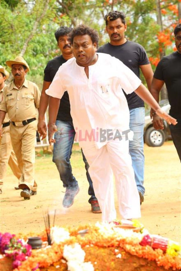 Double Engine Photos: HD Images, Pictures, Stills, First Look Posters ...