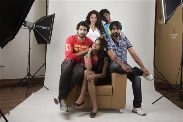 Double Engine Photos: HD Images, Pictures, Stills, First Look Posters ...