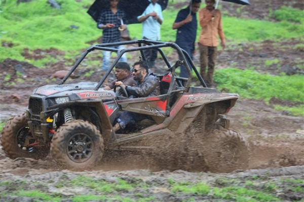 Sunil Shetty Launch India's First Off Roading Rally Mud Skull Adventure ...