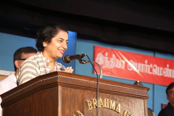 25th Show of YGee Mahendra'3 Ji Stage Show Photos - FilmiBeat