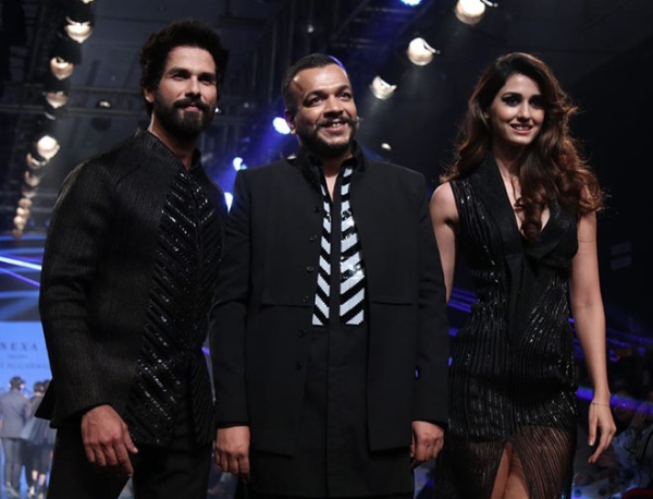 Disha Patani & Shahid Kapoor Walk the Ramp at Lakme Fashion Week 2018 ...