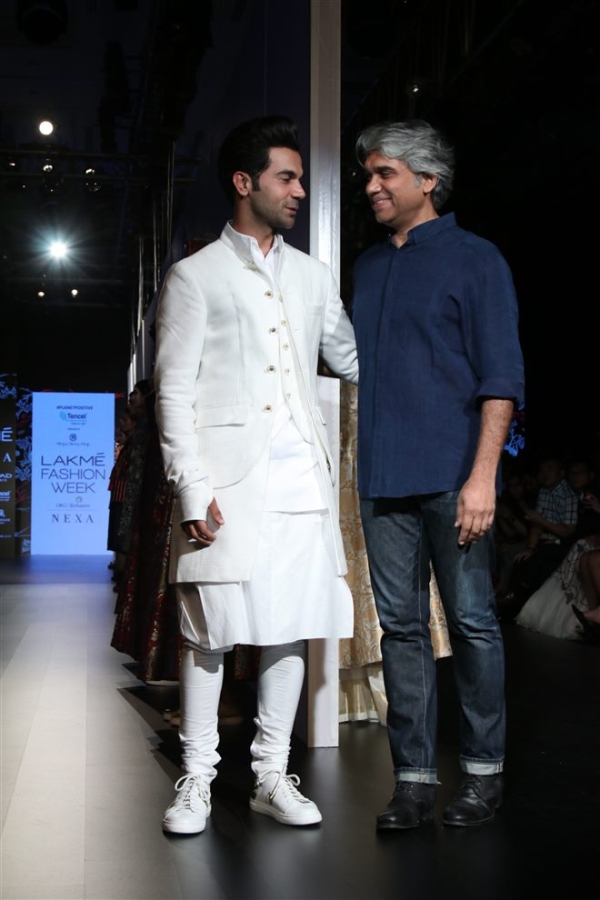 Rajkumar Rao Walks The Ramp On Lakme Fashion Week 2018 Photos - FilmiBeat