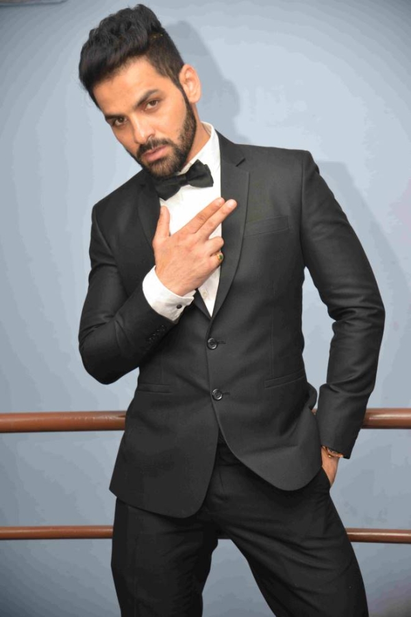 Raju James Bond Movie Pooja And Press Meet Photos - FilmiBeat