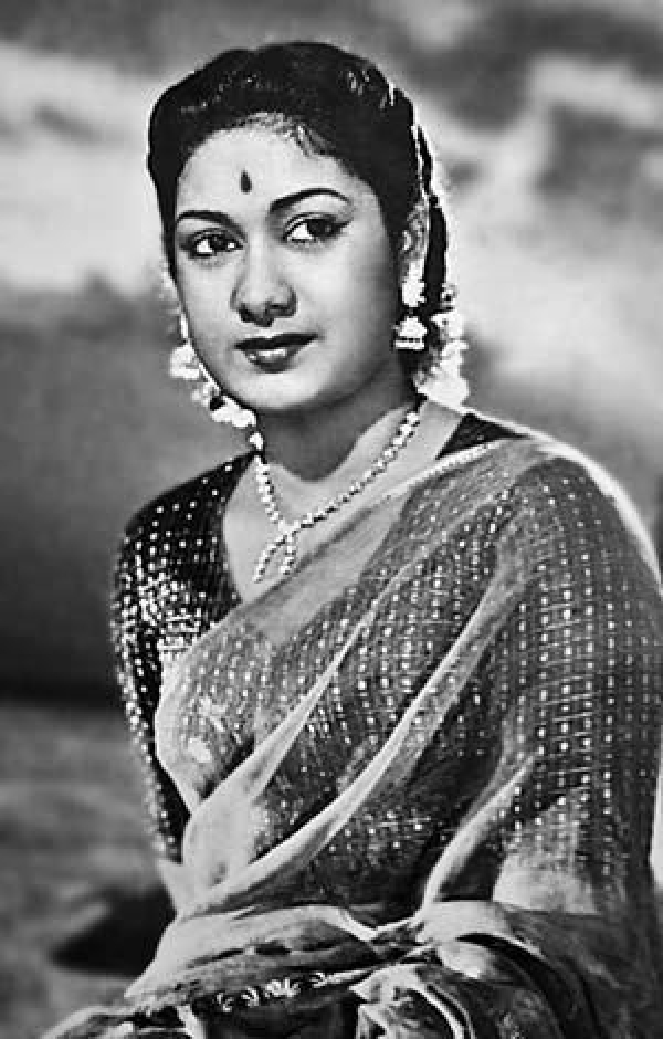 Veteran Actress Savithri Rare Photos Photos - FilmiBeat