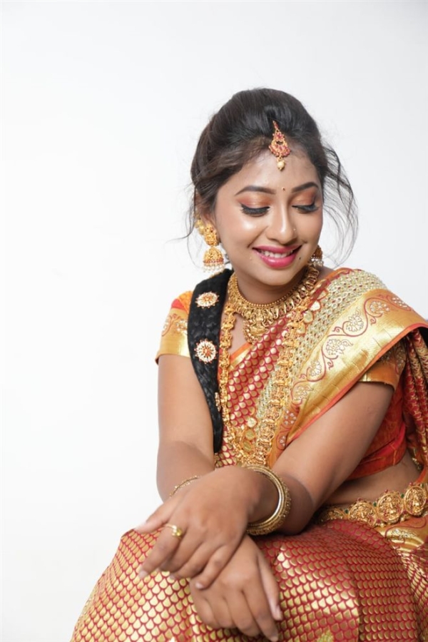 Actress Jayashree Aradya Latest Photoshoot Photos - FilmiBeat