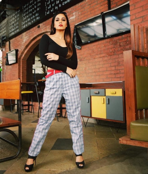 Srishty Rode Photos [HD]: Latest Images, Pictures, Stills of Srishty ...