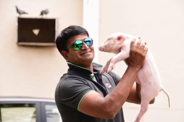 Adhugo Photos: HD Images, Pictures, Stills, First Look Posters of ...