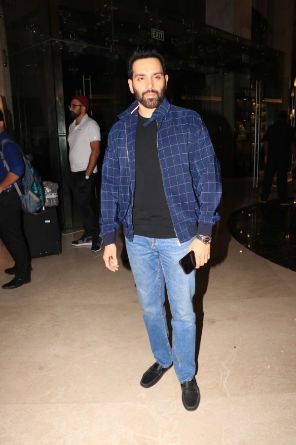 Amitabh Bachchan Launches Avitesh Shrivastava's single 'Main Hua Tera ...