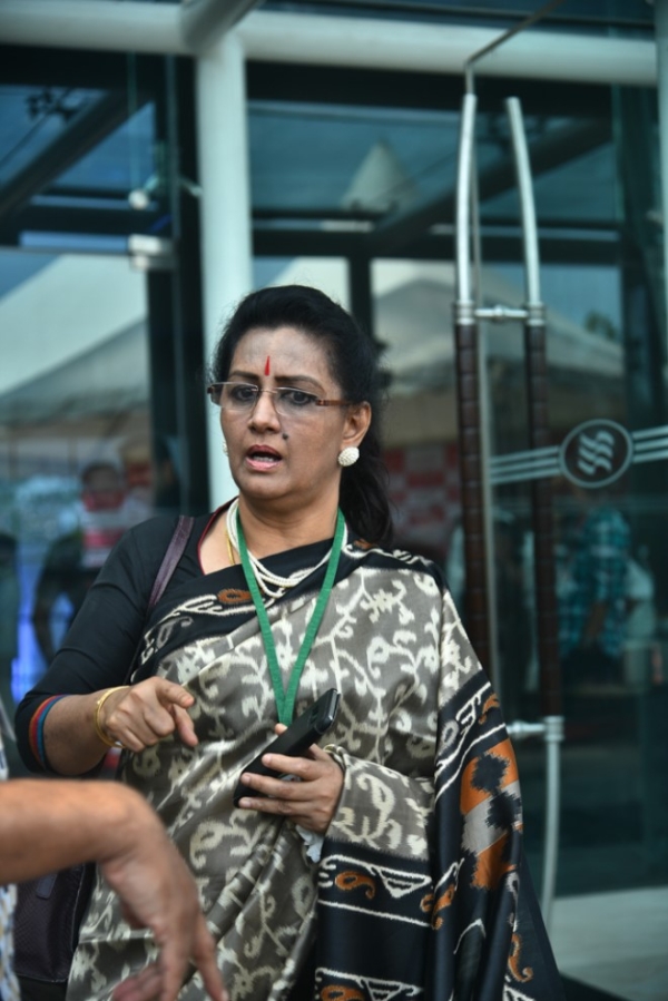 Menaka Photos: Latest HD Images, Pictures, Stills & Pics - FilmiBeat