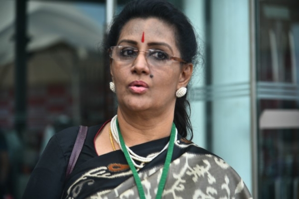 Menaka Photos: Latest HD Images, Pictures, Stills & Pics - FilmiBeat